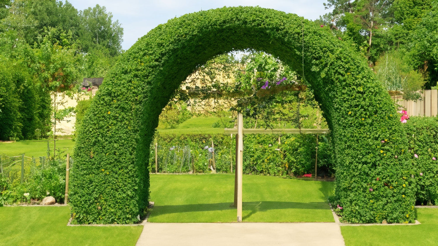 How to Secure a Garden Arch: Ensuring Longevity and Aesthetic Appeal ...